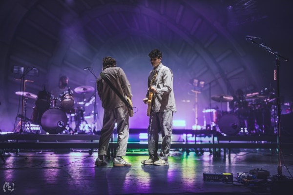 Modern Vampires of Manchester – Vampire Weekend’s Epic Return to the O2 ...