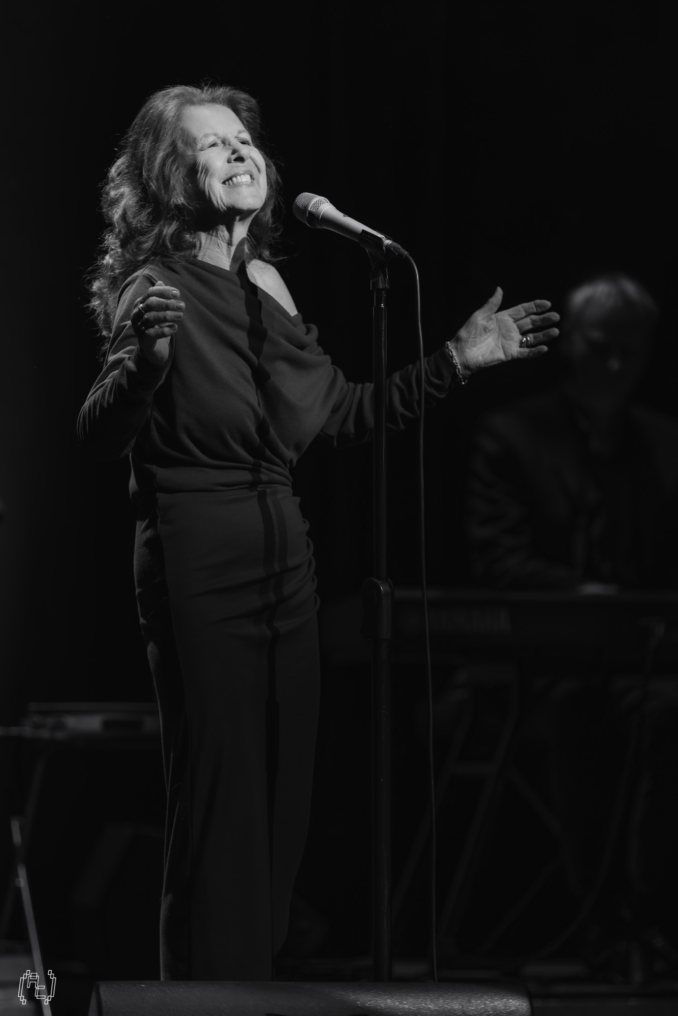 Still raising the roof, still breaking hearts. Elkie Brooks – Live at ...